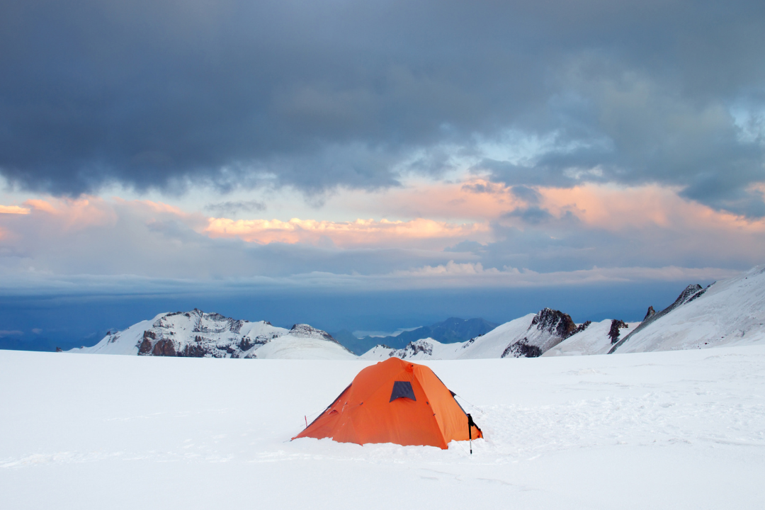SnowCamping1_1200x800.png?v=1703878705